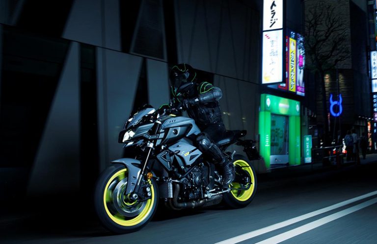 2018 MT-10 Yamaha Powerful Naked Bike - Review Specs Price