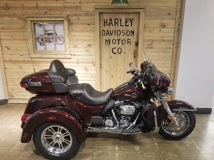 2022 Harley-Davidson Tri Glide Ultra Motorcycle - Review Specs