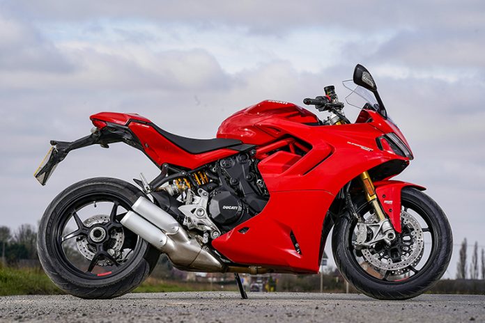 2021 Ducati SuperSport 950 S Sports Motorcycle - Review Specs