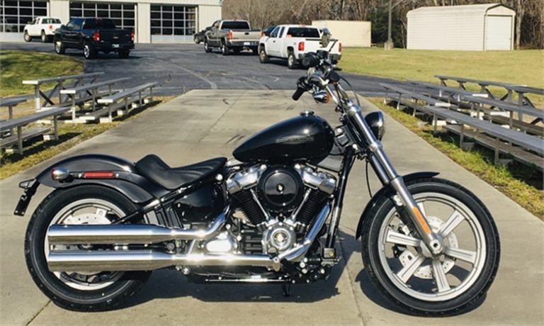 Harley-Davidson 2022 Softail Standard Cruisers - Review Specs