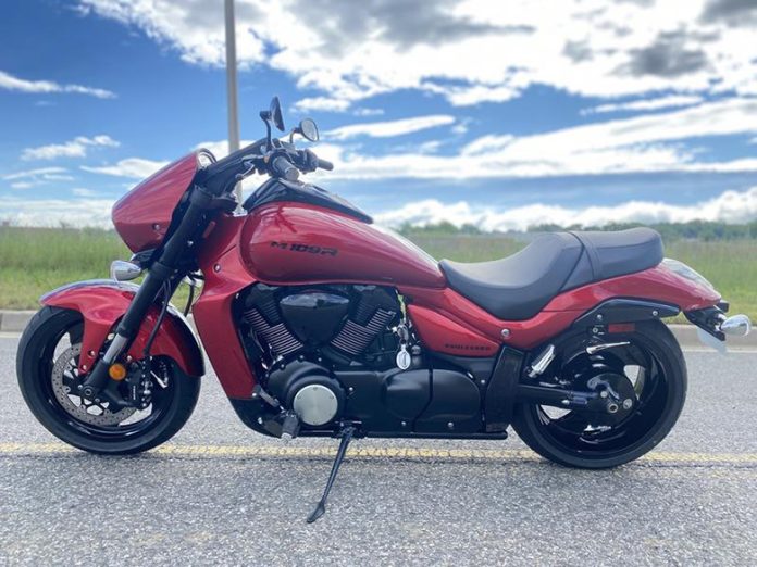 2022 Suzuki Boulevard M109R BOSS Cruisers - Review Specs